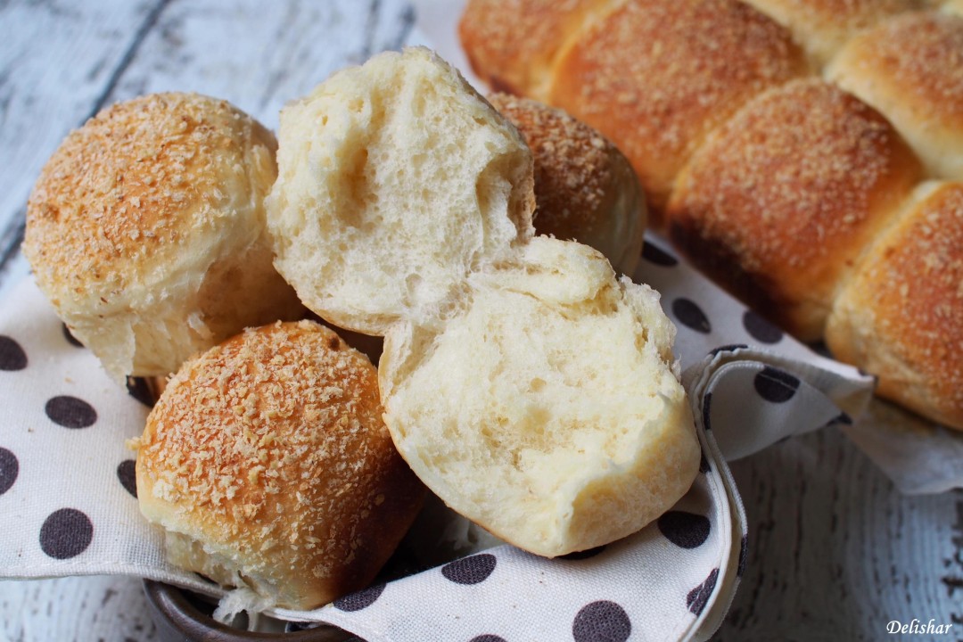 Pandesal (Filipino Bread Rolls) - Delishar | Singapore Cooking, Recipe ...